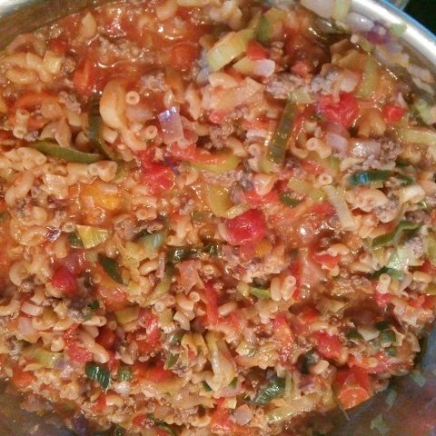 Macaroni met gehakt als éénpansgerecht - WWW.FIJNE-RECEPTEN.NL